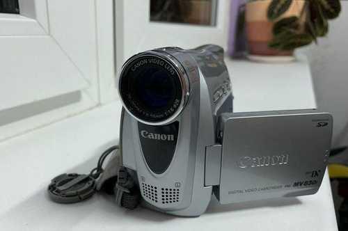 Видеокамера Canon MV830i