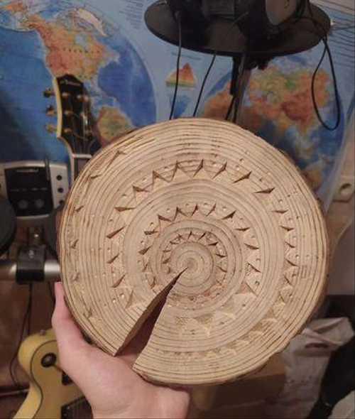 Резные подставки из дерева