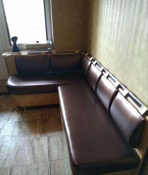 Угловой кухонный диван Метро св