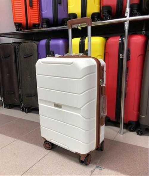 Чемодан L'case полипропилен, размер S, белый