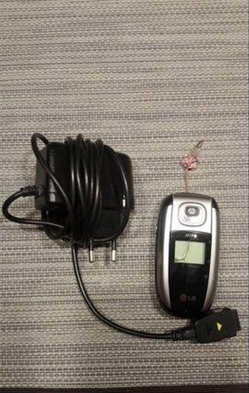 Телефон раскладушка бу LG С-3400
