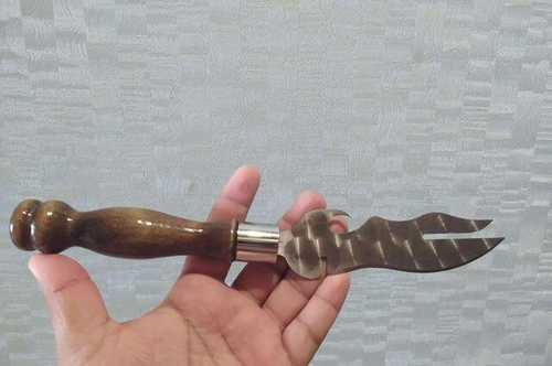 Многофункциональный нож-вилка для шашлыка с ручкой