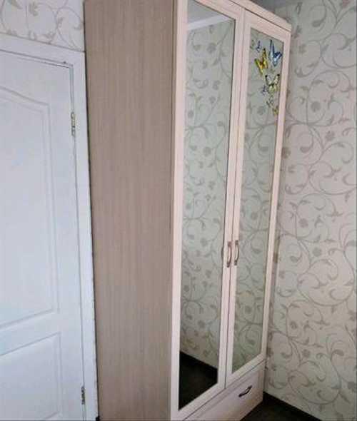 Шкаф