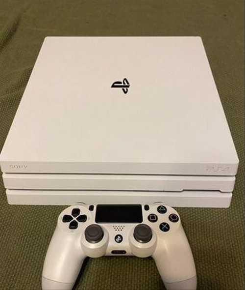 Sony PS4 PRO White edition