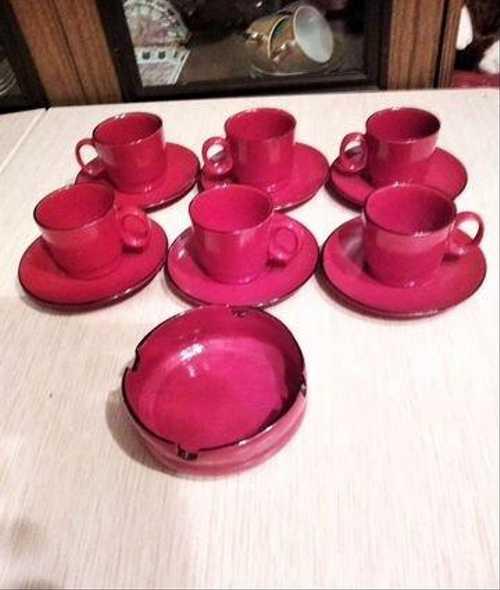 Сервиз кофейный на шесть персон и пепельница