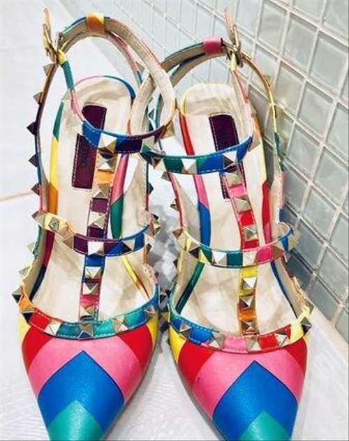 Босоножки женские Valentino