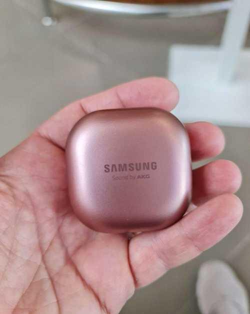 Продаются блютус наушники Samsung Galaxy buds live