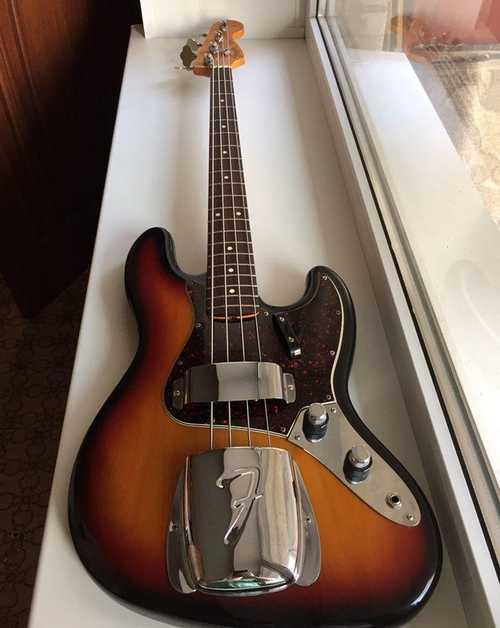 Бас гитара Fender avri’62 Jazz Bass