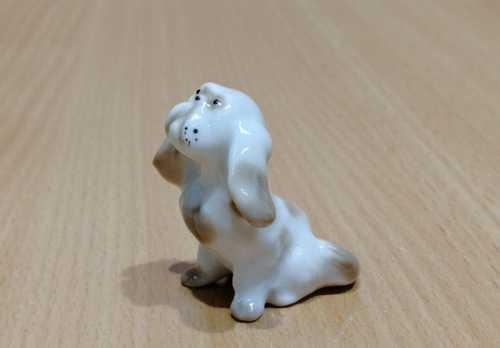 Статуэтка миниатюра фарфор Собака Пекинес лфз