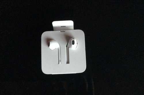 Проводная гарнитура Apple EarPods