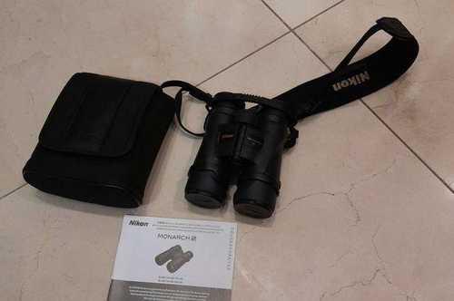 Бинокль Nikon Monarch 5 10x42 WP ED