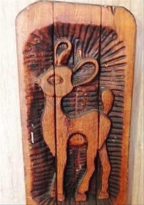 Резное панно из дерево