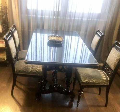 Комплект антикварной мебели стол + 4 стула