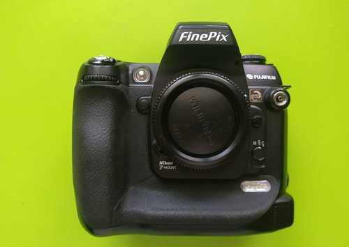 Зеркальный фотоаппарат Fujifilm FinePix S3 Pro