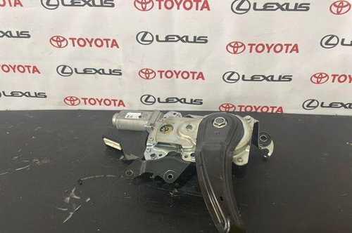 Привод закрывания крышки багажника Toyota Land