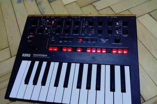 Продам korg monologue