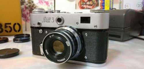 Плёночный фотоаппарат фэд 3 и обектив И-61 2.5 *52