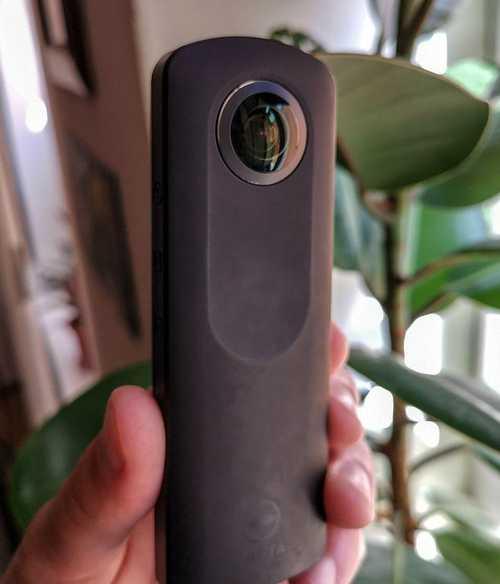 Продам панорамную (360*) экшн-камеру Ricoh Theta S