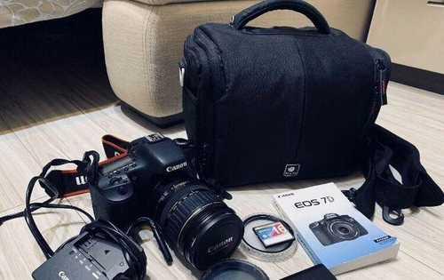 Камера Canon EOS 7D с объективом 28-135