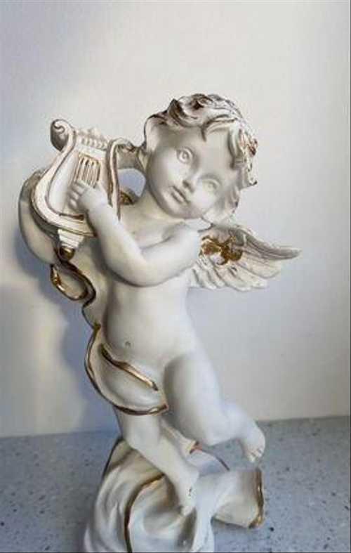 Великолепные скульптуры ангелов из полистоуна являются воплощением духовной энергии и прекрасно дополняют интерьер.