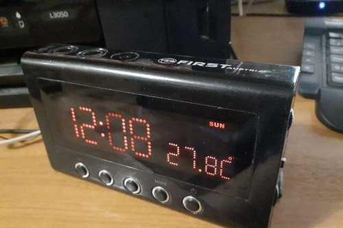 Продаю Радиоприемник-часы с проектором Vitek VT-35