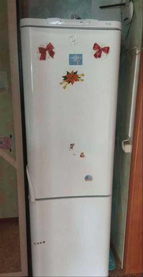 Холодильник indesit