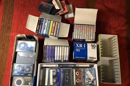 Аудио кассеты (91 штука) + подставка для кассет