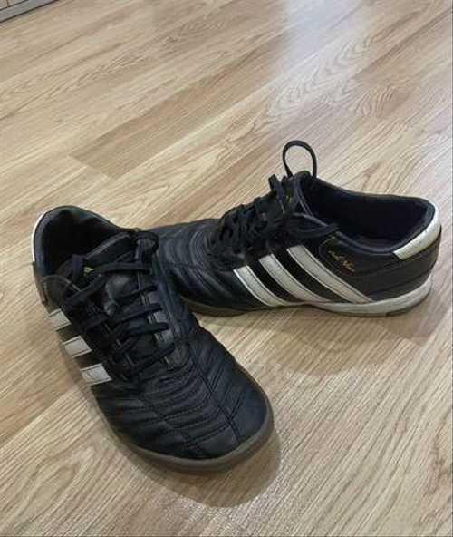 Футбольные кроссовки Adidas