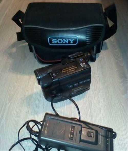 Видеокамера Panasonic VHS-C Movie camera NV-S6