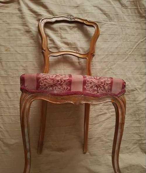 Старинный французский стул
