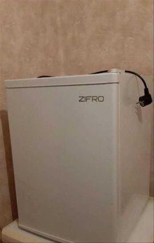 Мини холодильник Zifro ztr-87ln