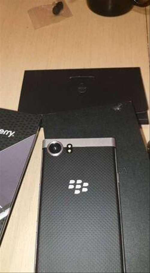 Телефон BlackBerry key one (1) обмен