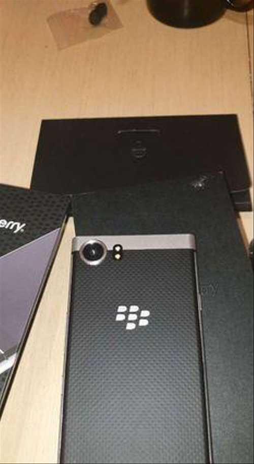 Телефон BlackBerry key one (1) обмен