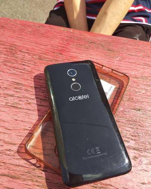 Телефон Alcatel 3 5052D