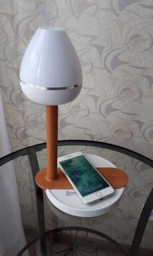 Светодиодная лампа с Qi-зарядкой