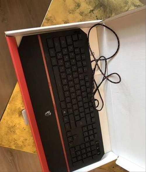 Игровая клавиатура MSI ds4100
