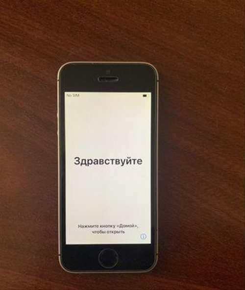Телефон iPhone 5SE 32 мб