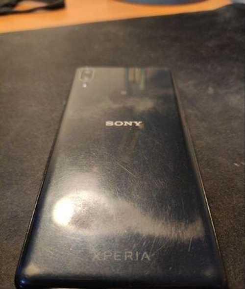 Телефон Sony Experia L3