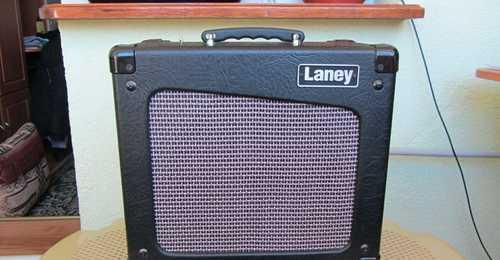 Продам ламповый комбик Laney cub 10