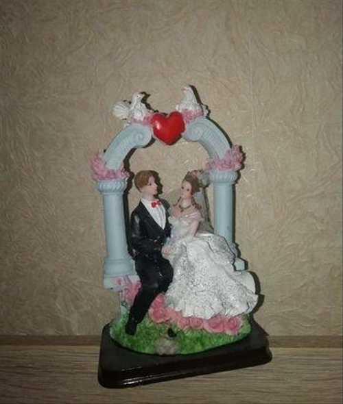 Статуэтка невесты и жениха подарочная