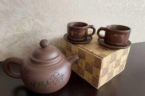 Глиняный чайник и чашки для чайной церемонии