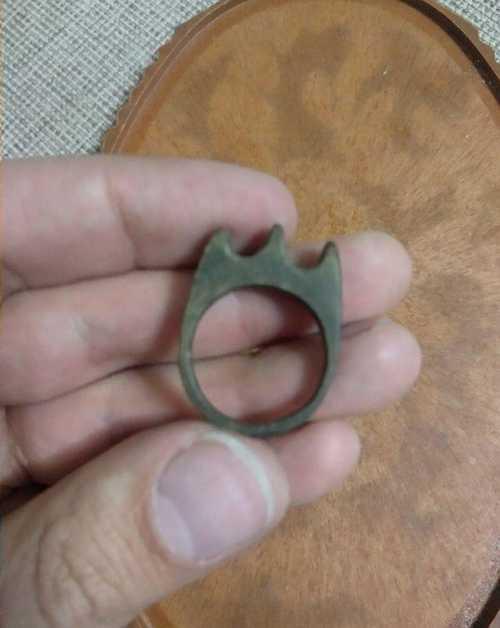 Кольцо кастет