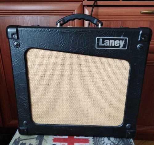 Ламповый гитарный комбоусилитель Laney Cub 10