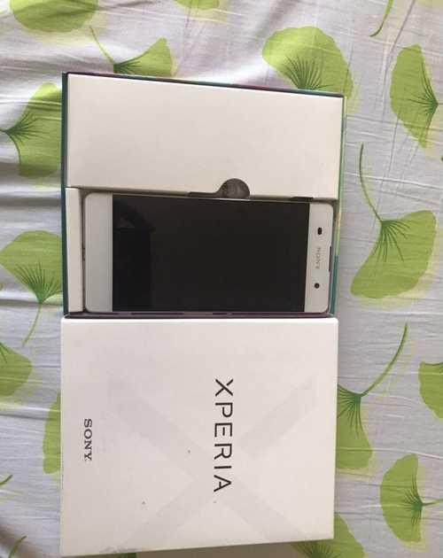 Телефон Sony Xperia XA