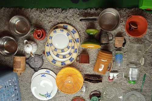 Посуда СССР и обычная ваза тарелки рюмки графин