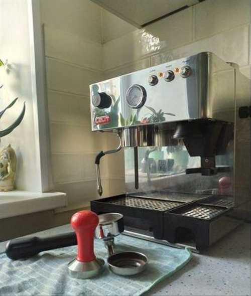 Lelit Anita кофеварка рожковая