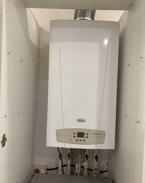 Котел газовый baxi life. Baxi Eco four 24. Baxi Eco four 24 открытая камера сгорания двухконтурный. Rinnai 24f водонагреватель. Настенный котел Baxi Eco four 24 f с бойлером.