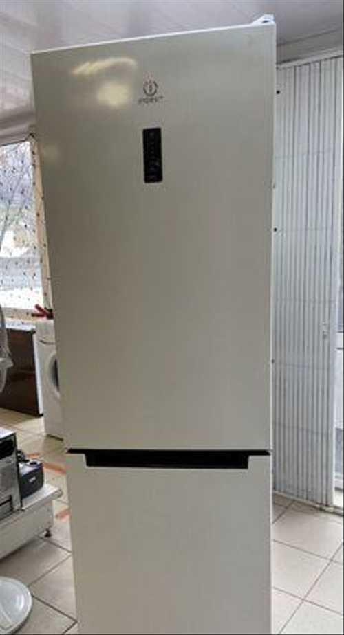 Холодильник indesit DFN18D(новый)