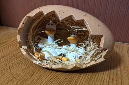 Пасхальный сувенир "Яйцо с утятами"