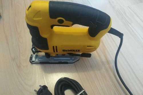 Электролобзик DeWalt DWE349